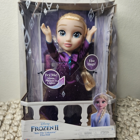 Disney | Toys | Disney Frozen 2 Doll Elsa Singing Musical Light Up ...